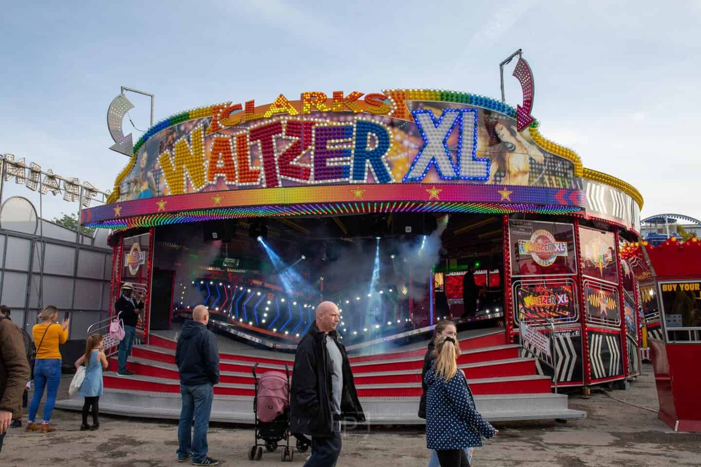 Waltzer Ride for Hire - Richardsons Amusements