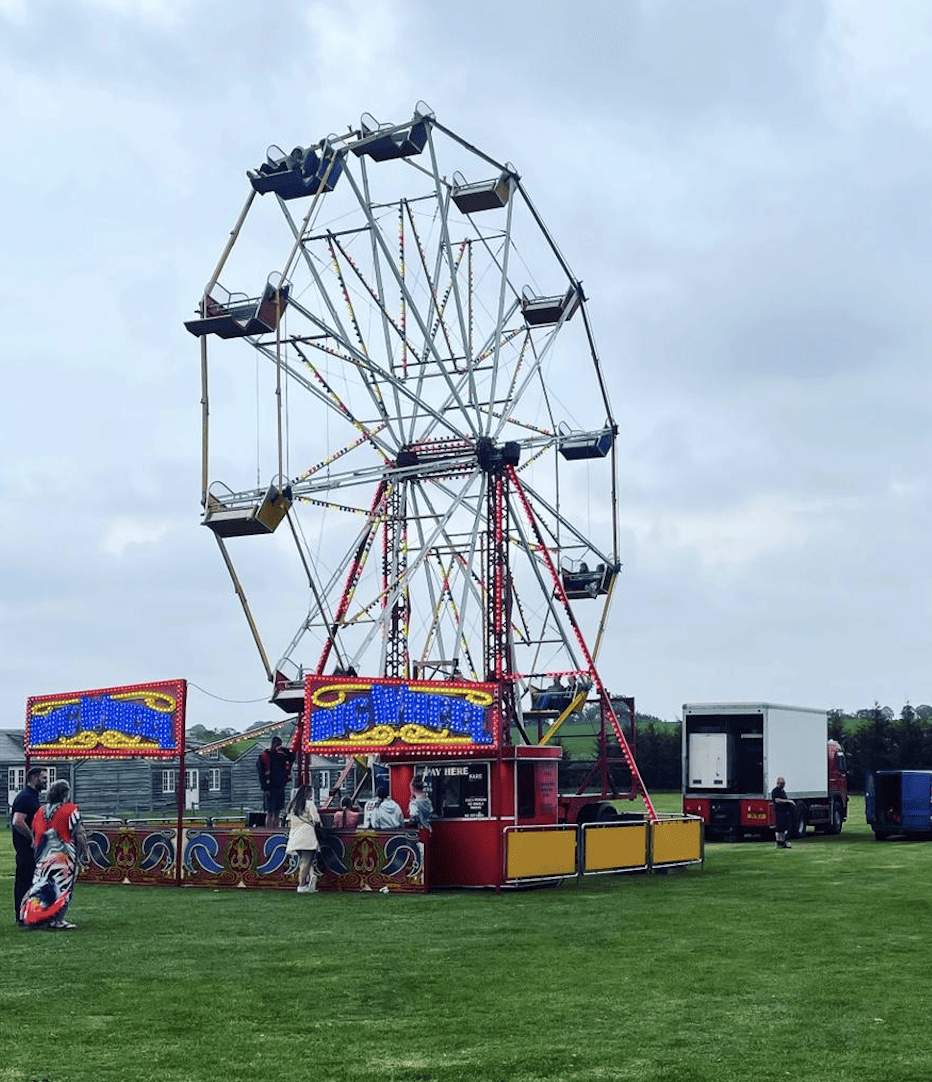 Ferris Wheel for Hire - Richardsons Amusements
